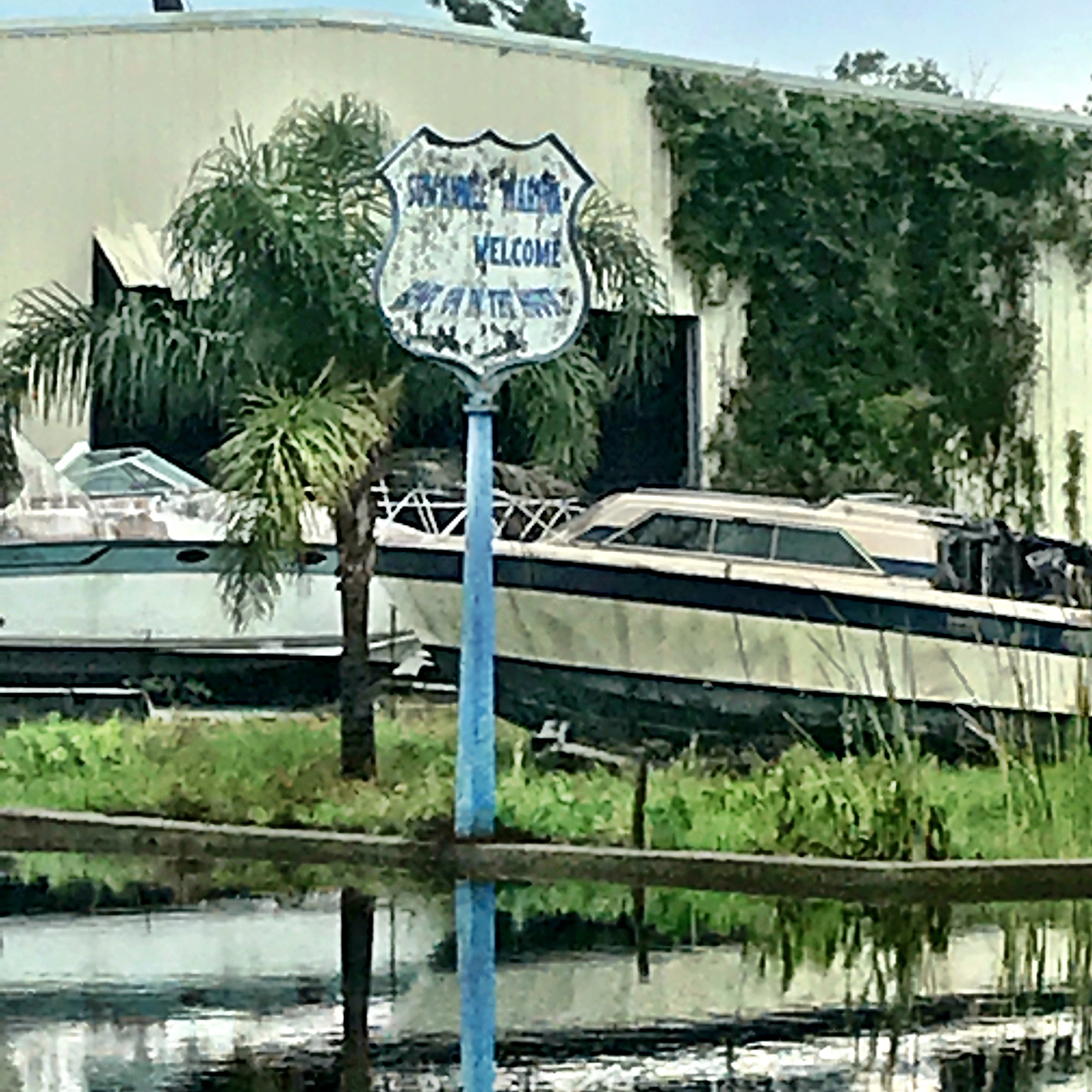 Suwannee, FL: the Blinking Light at the End of the Road – Florida ...